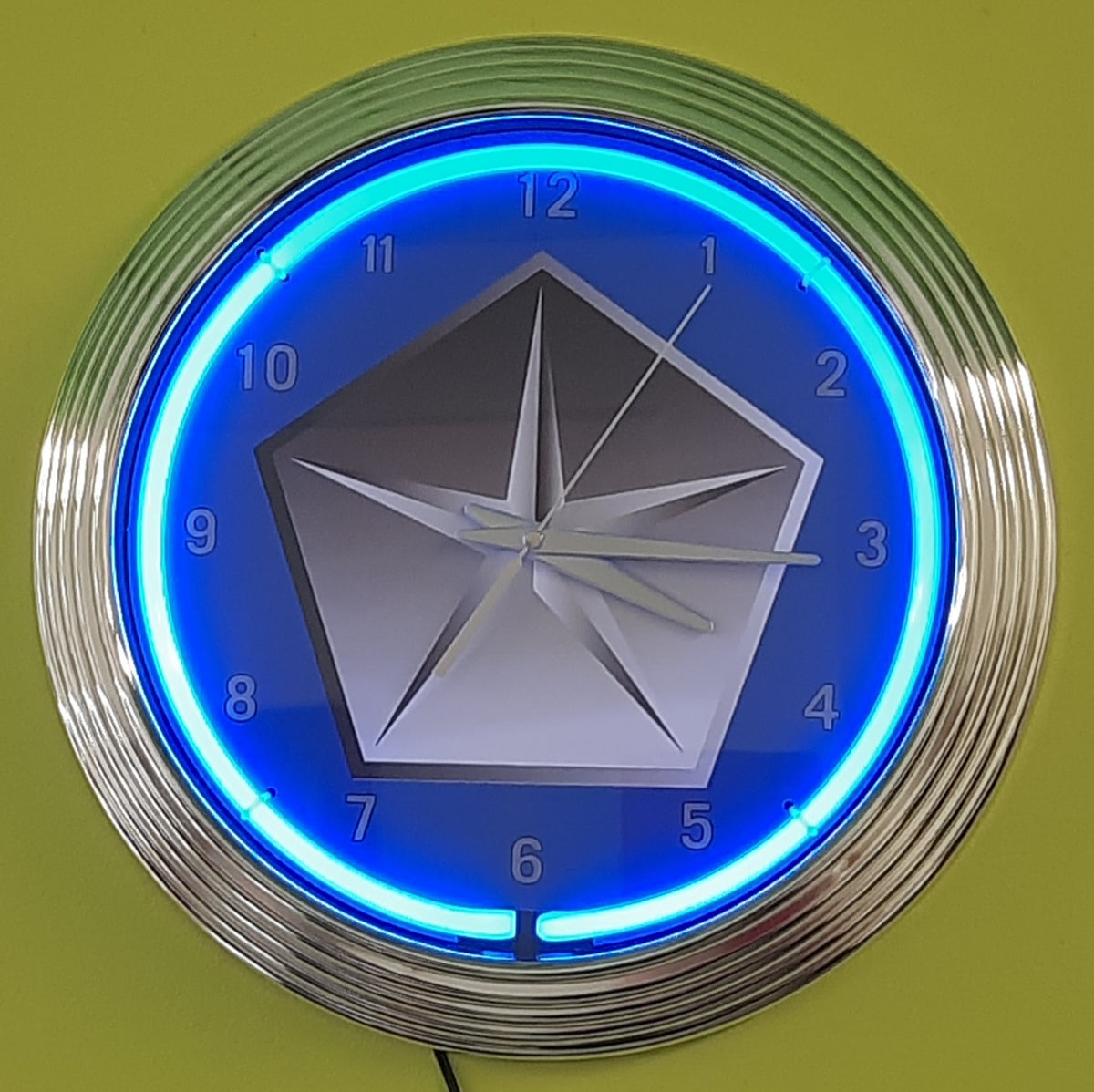 Chrysler Pentastar Neon Clock - NENC-560 – Neon Effect