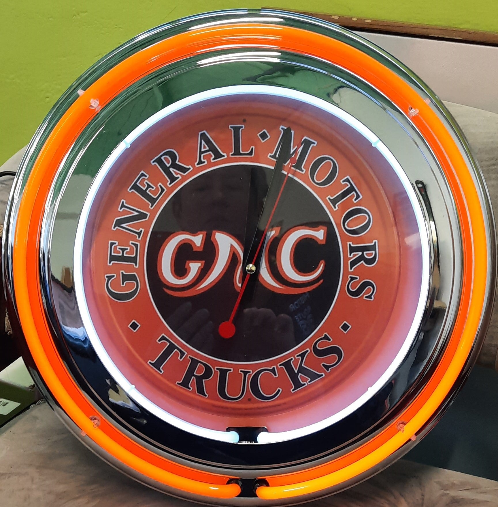 General Motors Trucks Double Tube Neon Clock - NENC-620 – Neon Effect